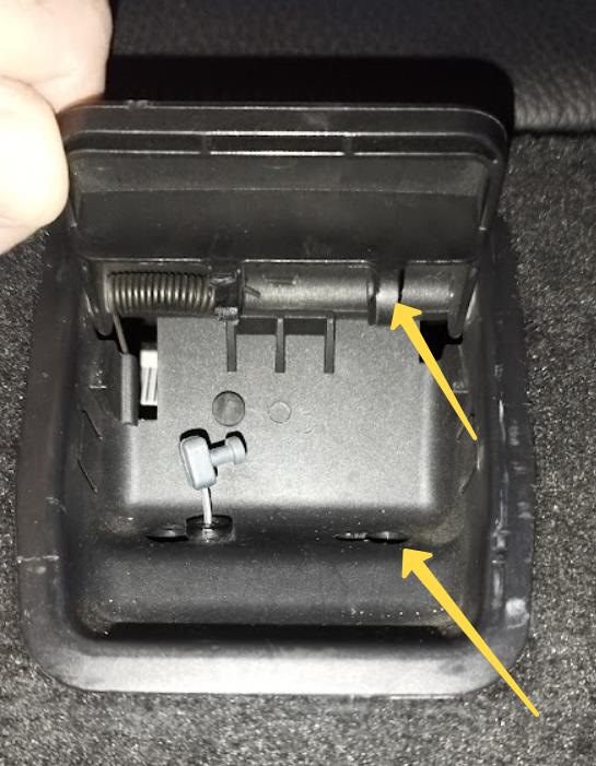 3D печать и замена рычажка ручки складывания спинки заднего сидения ...