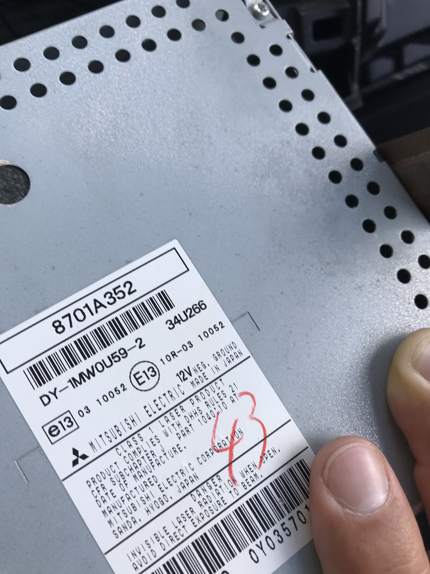 USB в подлокотник наконец-то найден (8718A007) — Mitsubishi Outlander ...