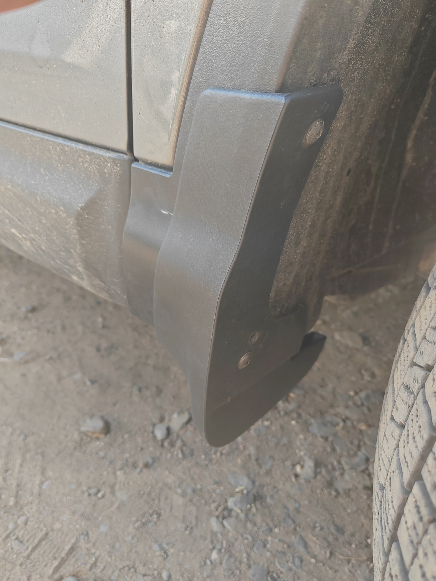 Передние брызговики на Qashqai j11 российской сборки — Nissan Qashqai ...