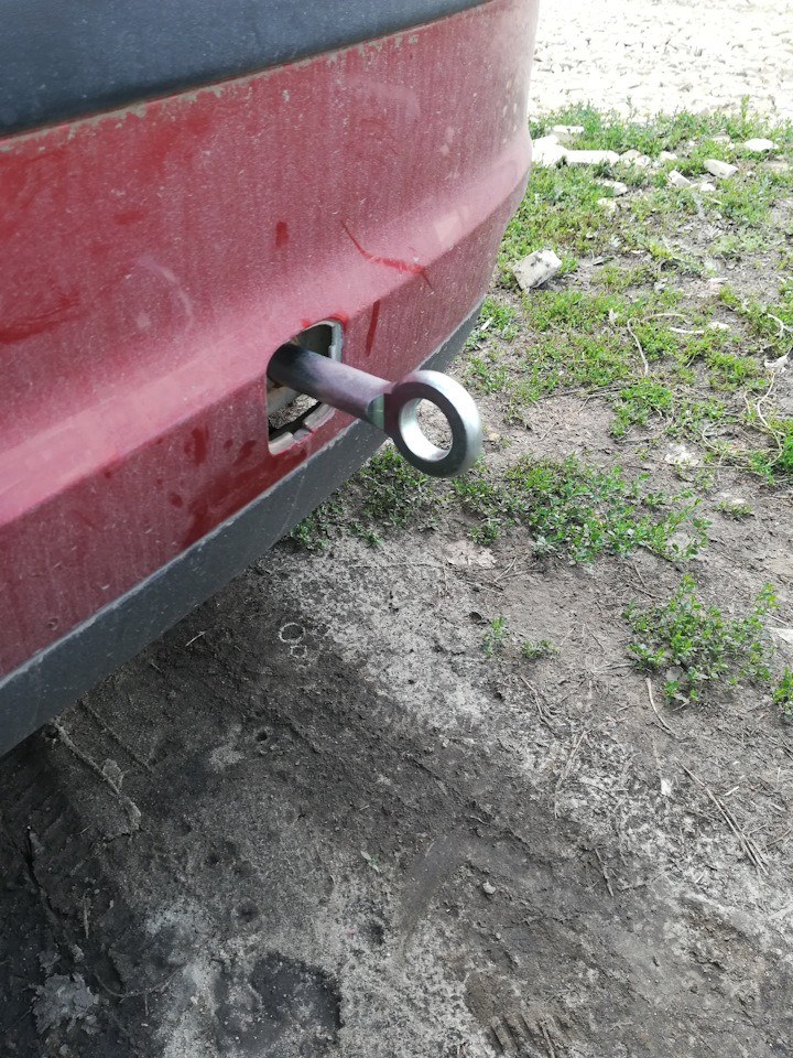 Буксировочная петля — Ford Focus Hatchback II, 1,6 л, 2006 года ...