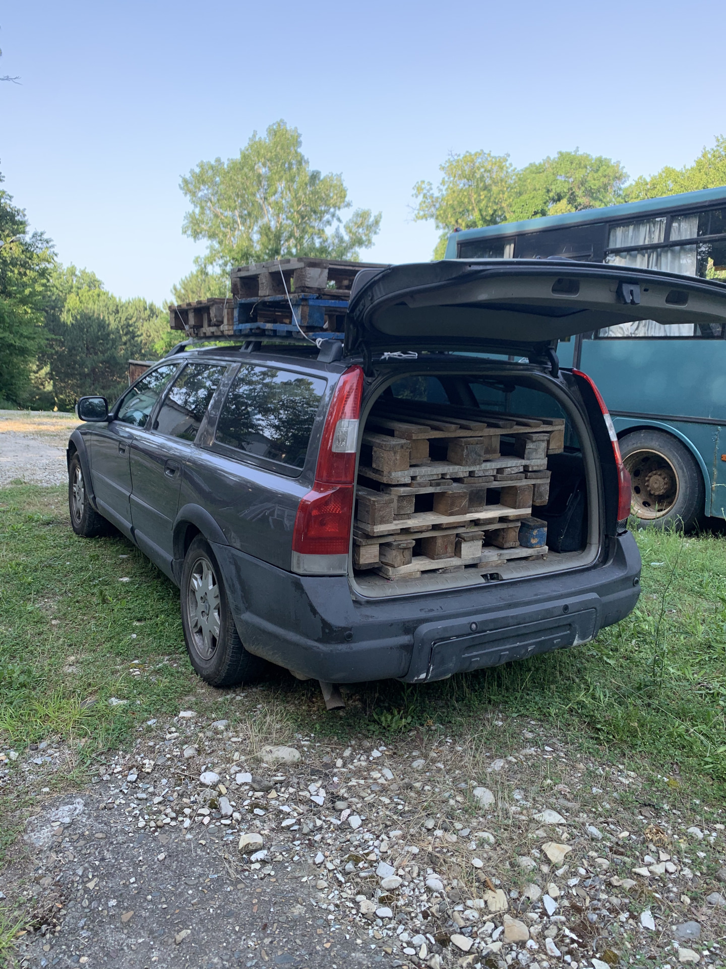 Прекрасный багажник — Volvo XC70 II, 2,5 л, 2006 года | просто так | DRIVE2