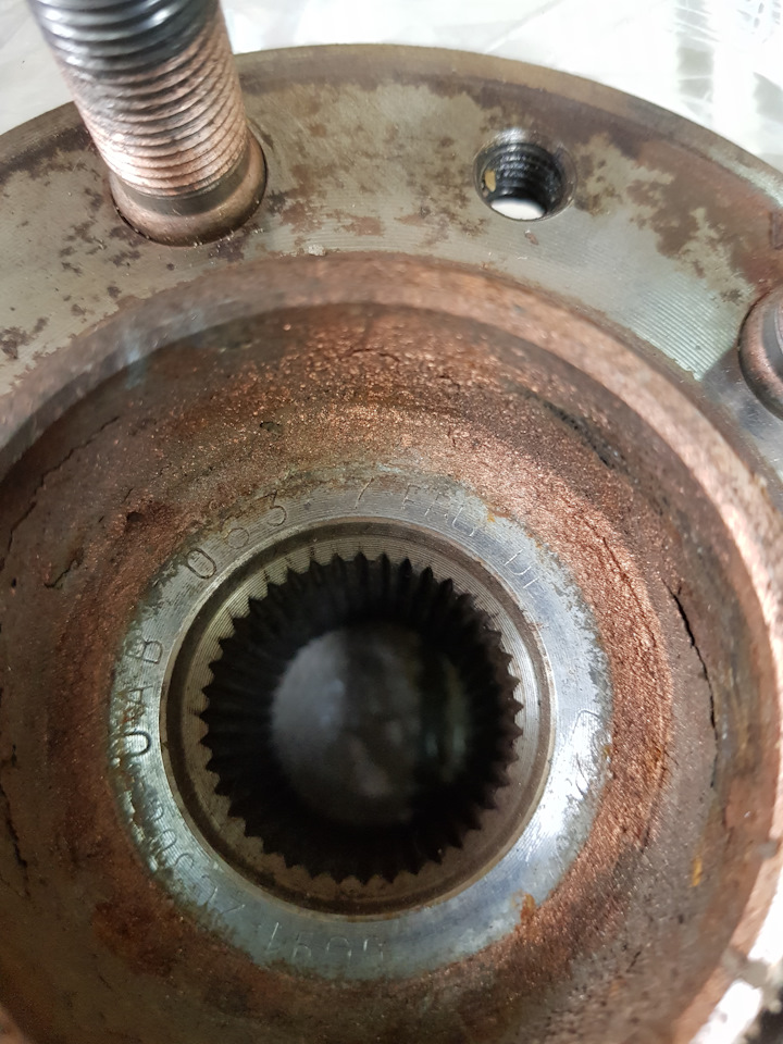 LR003157 Ступица передняя с подшипником в сборе Land Rover — DRIVE2