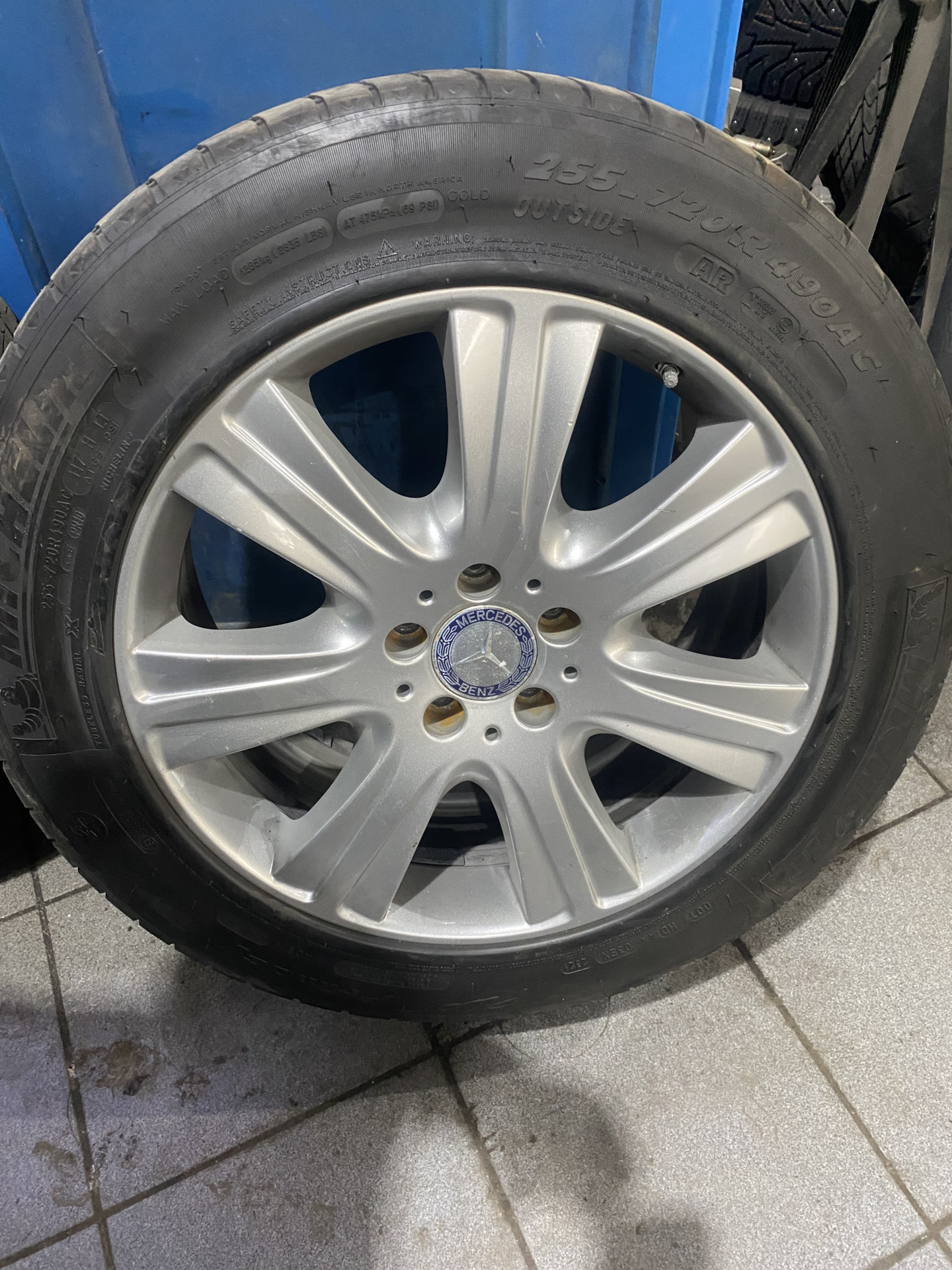 Штифт Mercedes A2045810074 для облегчения смены колёс на Polo Liftback ...