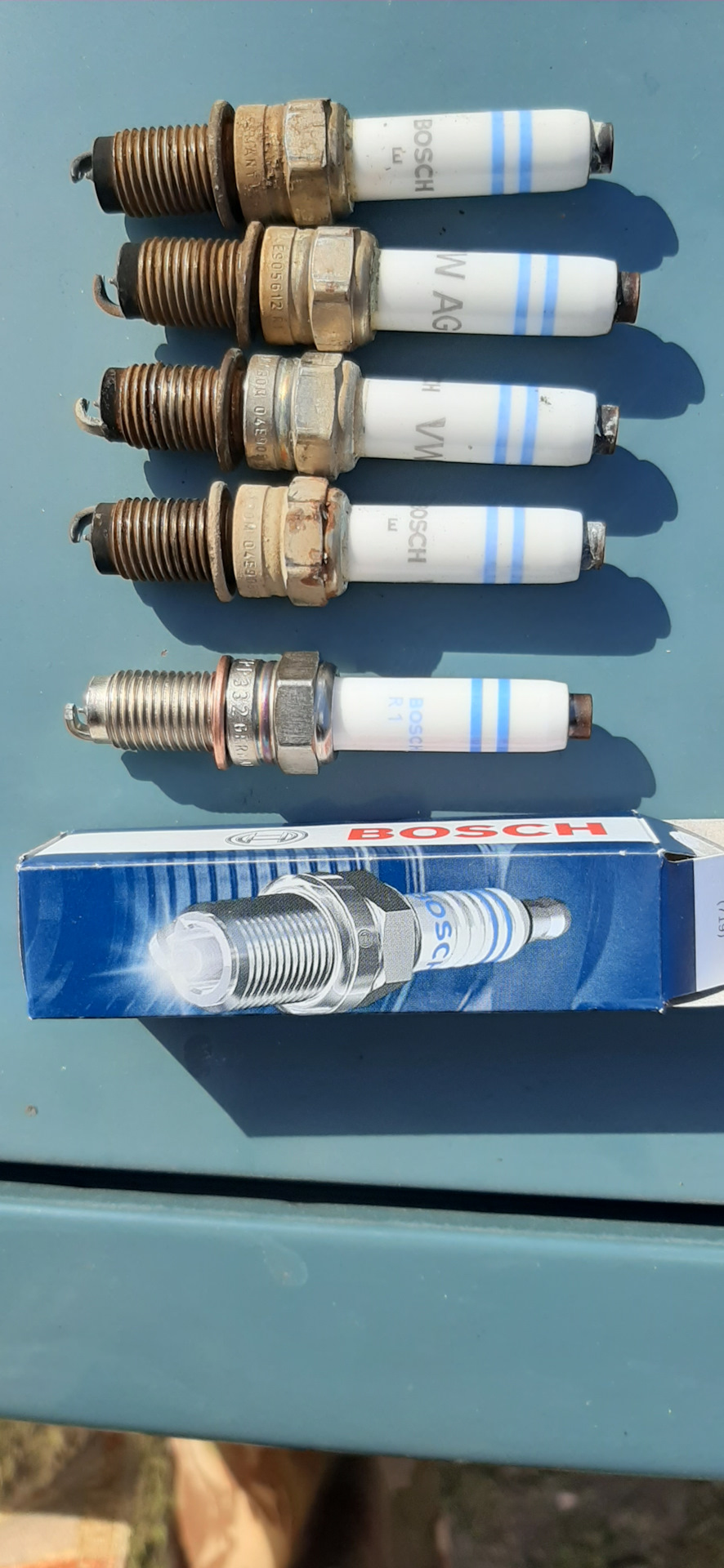 №7 Замена свечей зажигания 0 241 145 523 — Skoda Octavia A7 Mk3, 1,4 л ...