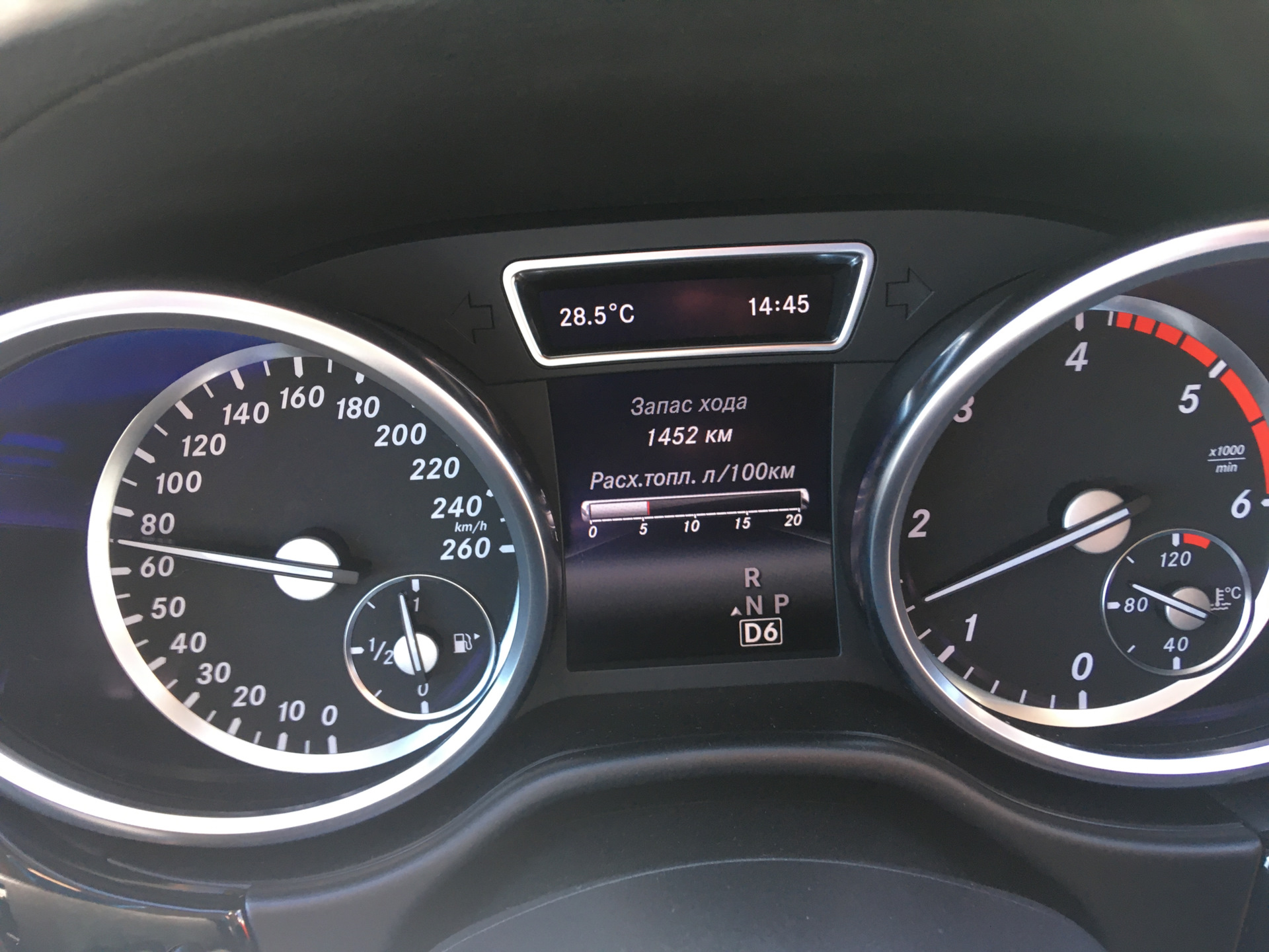 Mercedes Benz GL166 vs Range Rover L322 — Mercedes-Benz GL-Class (X166 ...