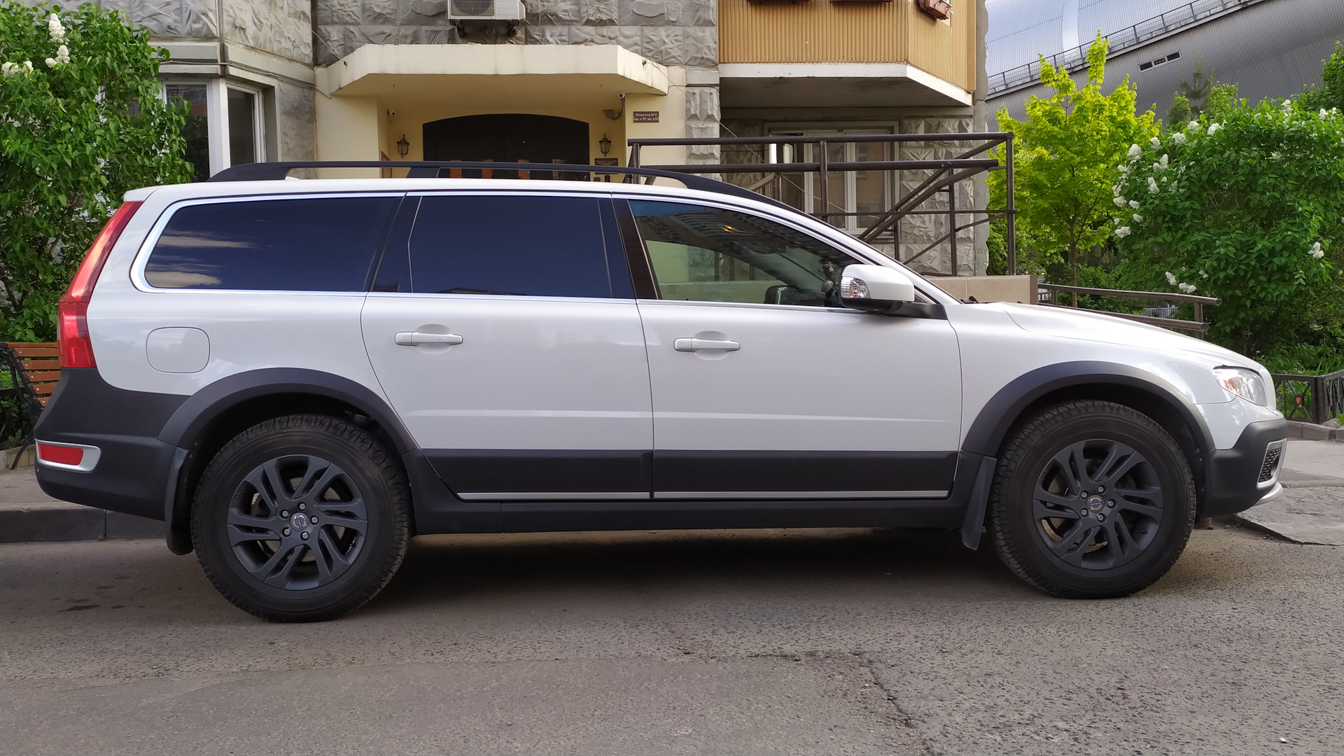 Police и еще немного — Volvo XC70 III, 2,4 л, 2012 года | визит на сервис | DRIVE2