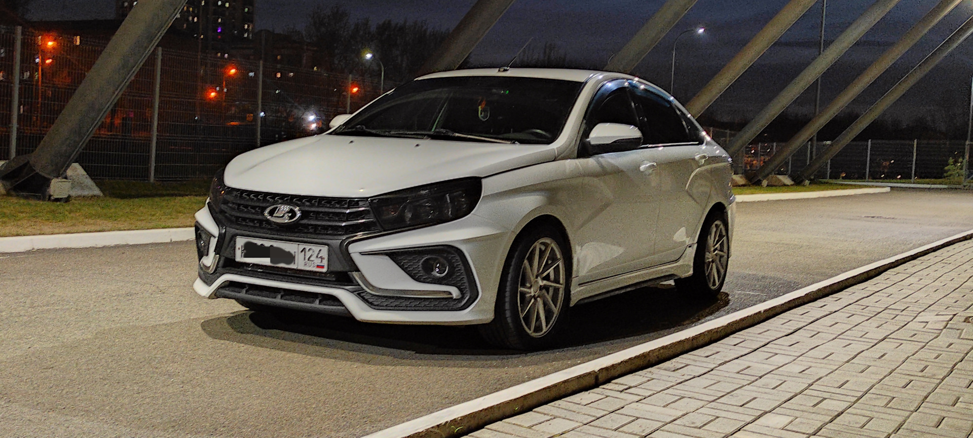 Колхоз? — Lada Vesta SW Cross (1G), 1,8 л, 2019 года | просто так | DRIVE2