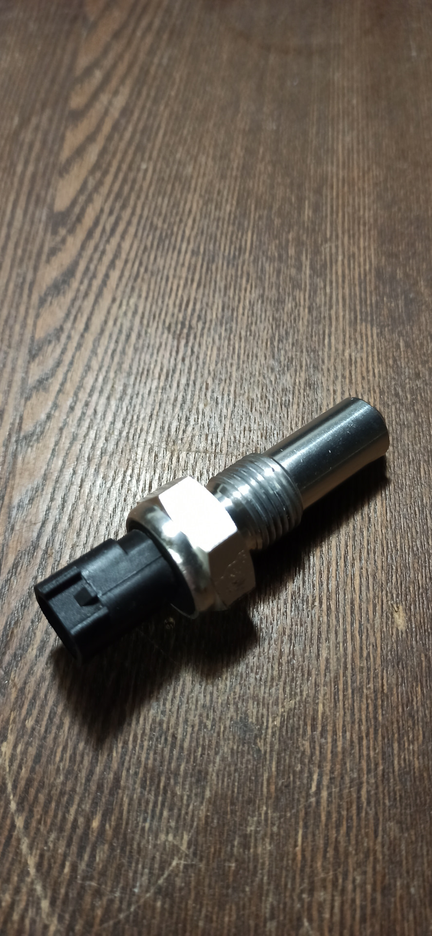 Замена датчика заднего хода — Ford Fusion, 1,6 л, 2008 года | своими ...