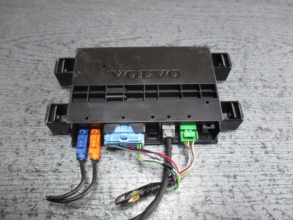 Проблема с блоком VCM (блок коммуникации) — Volvo XC90 (2G), 2 л, 2015 ...