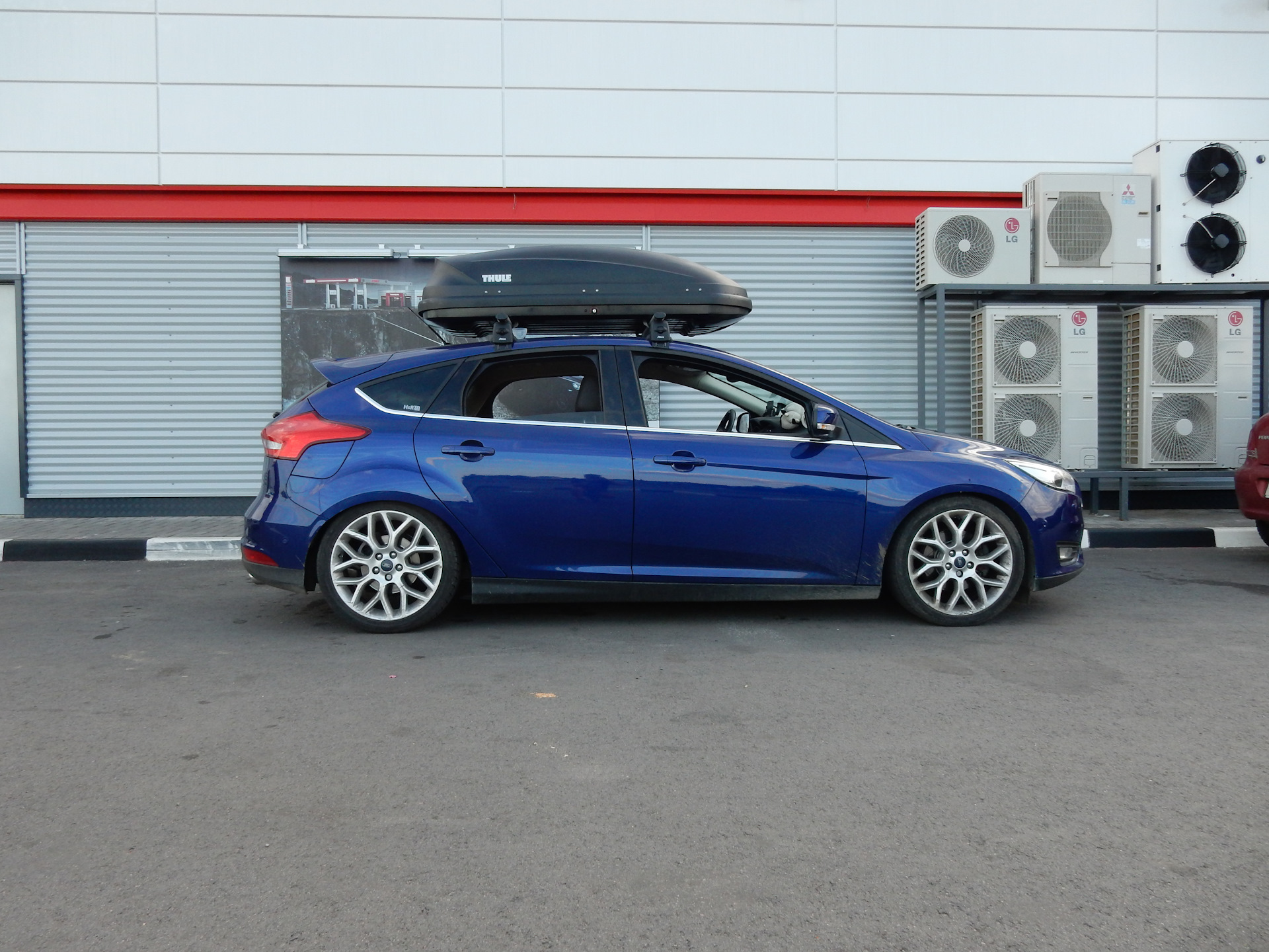 Автобокс Thule Motion XT M — Ford Focus Hatchback III, 1,5 л, 2018 года ...