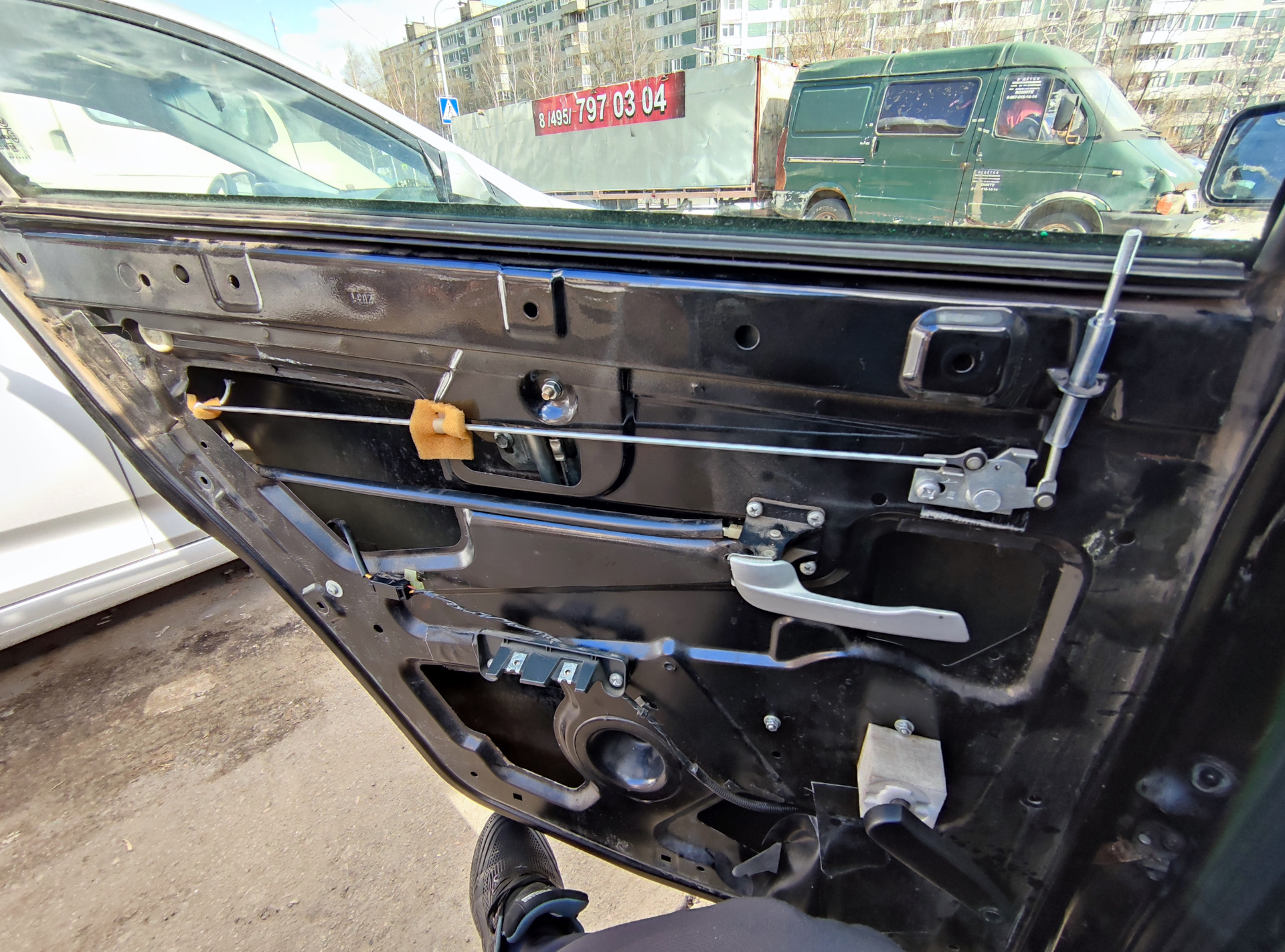 Дребезг в двери — Lada Приора универсал, 1,6 л, 2011 года | поломка ...