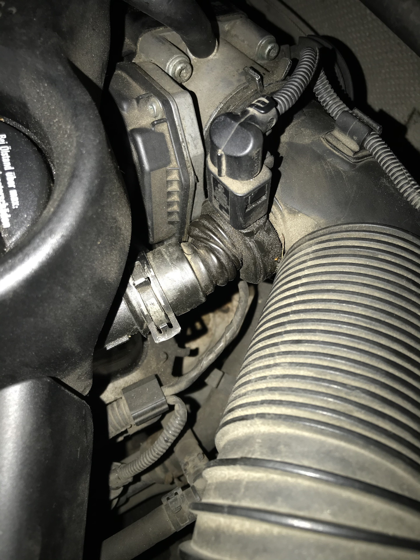 Клапан на впускном коллекторе — в масле — Сообщество «Skoda Octavia ...