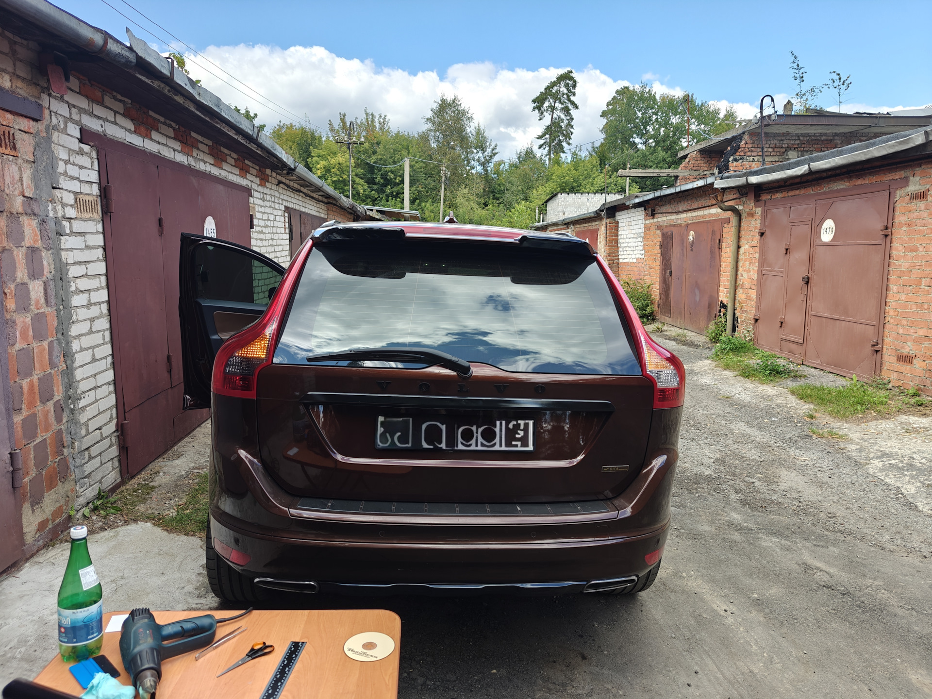 Замена заднего стеклоочистителя, тонер задних фонарей. — Volvo XC60 (1G), 2,4 л, 2014 года ...