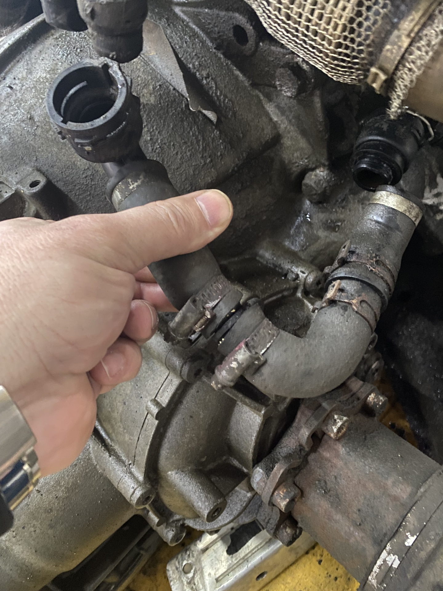 Заметка по патрубку 4F0819334D или 4F0819334A — Audi A6 Avant (C6), 2,7 ...