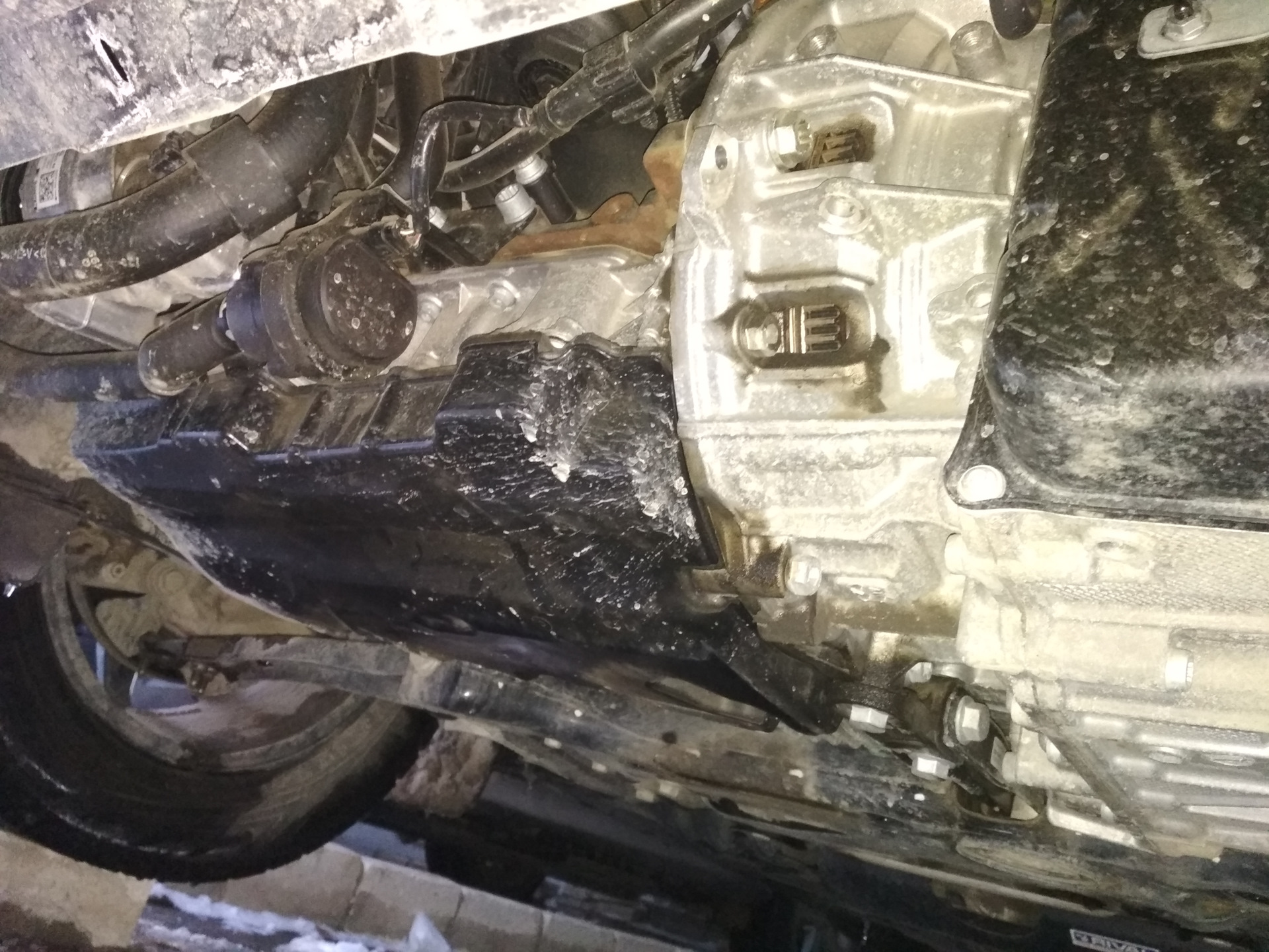 Устранили течь масла через болт маховика — Volkswagen Tiguan (2G), 2 л ...