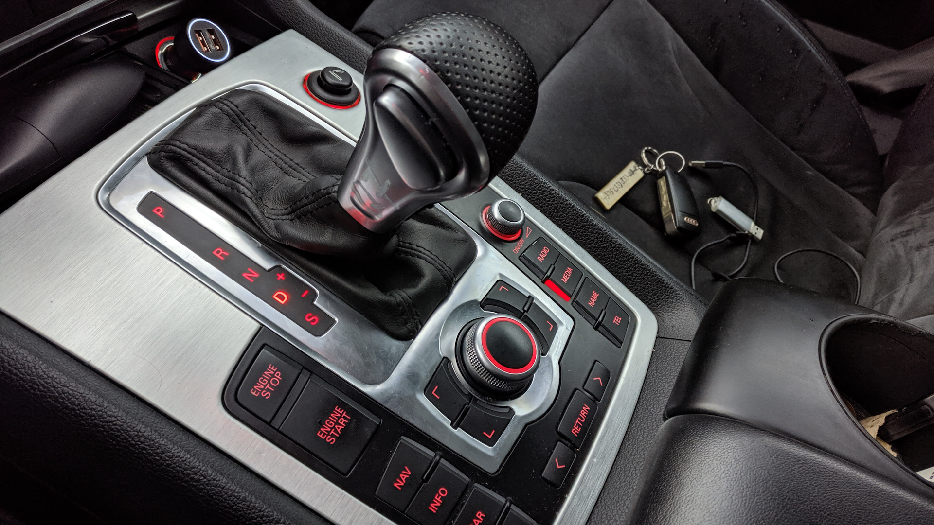 Ручка АКПП… — Audi Q7 (1G), 3 л, 2010 года | аксессуары | DRIVE2