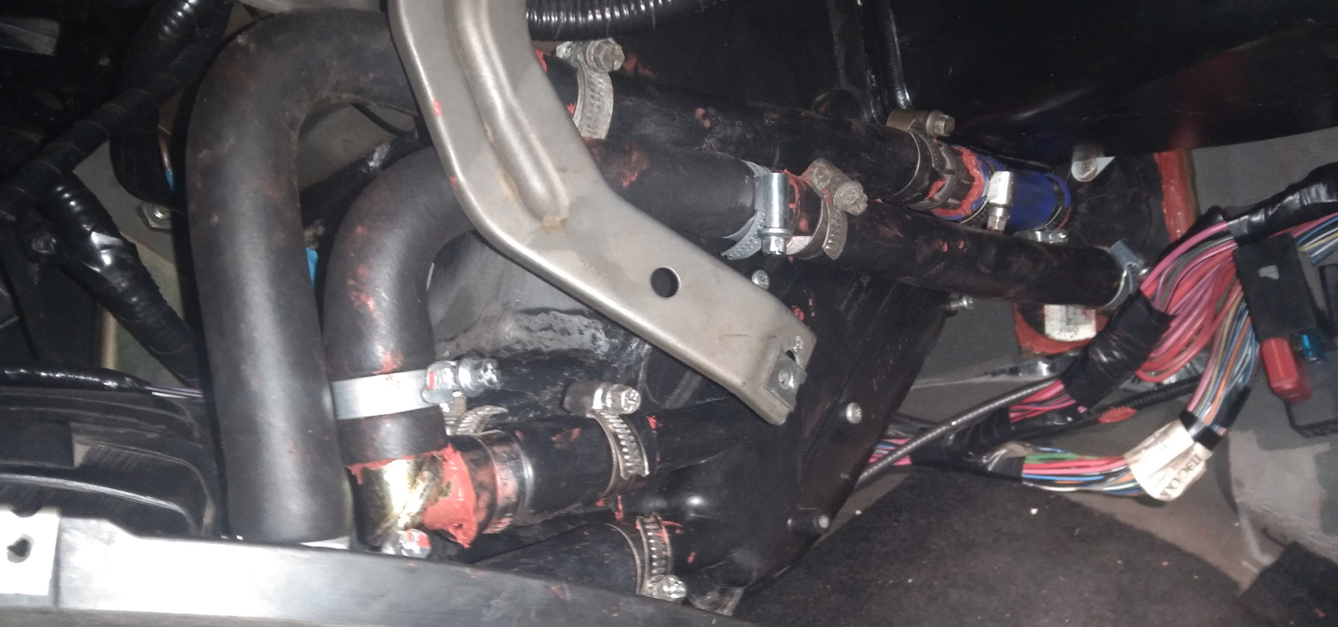 Бардачок вместо заглушки подушки безопасности мой вариант.(карпет ...