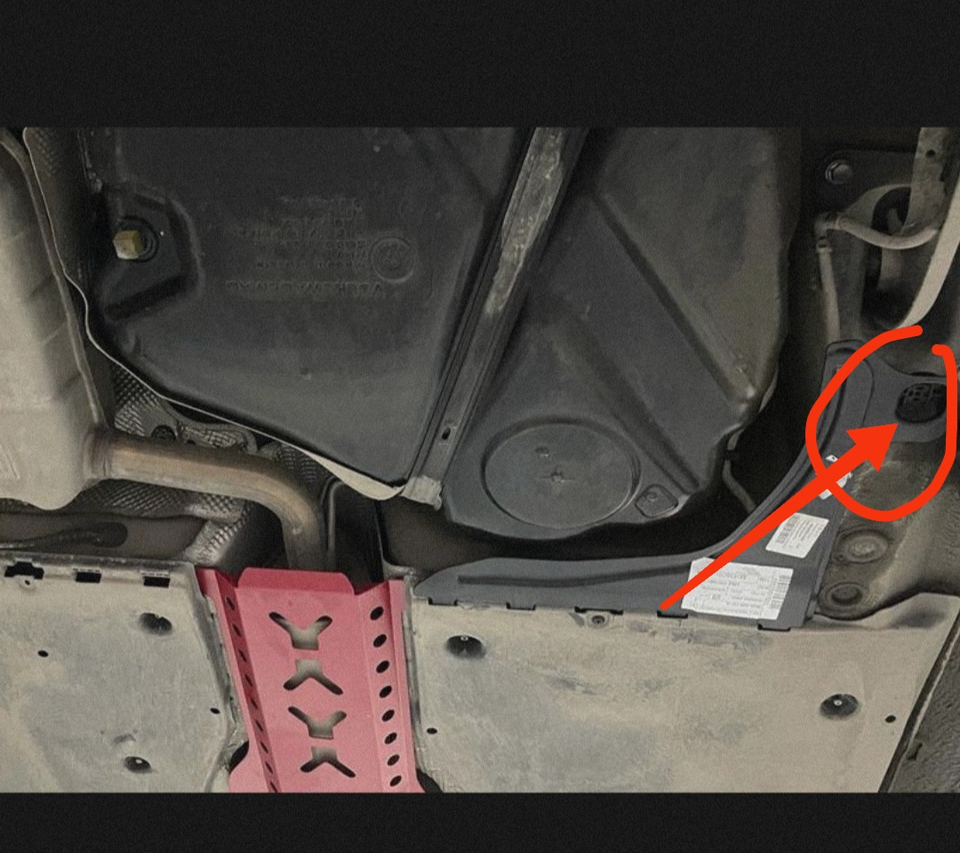 Колхозинг #2 — нижняя распорка, пыльники — Skoda Octavia A8 Mk4, 2 л ...