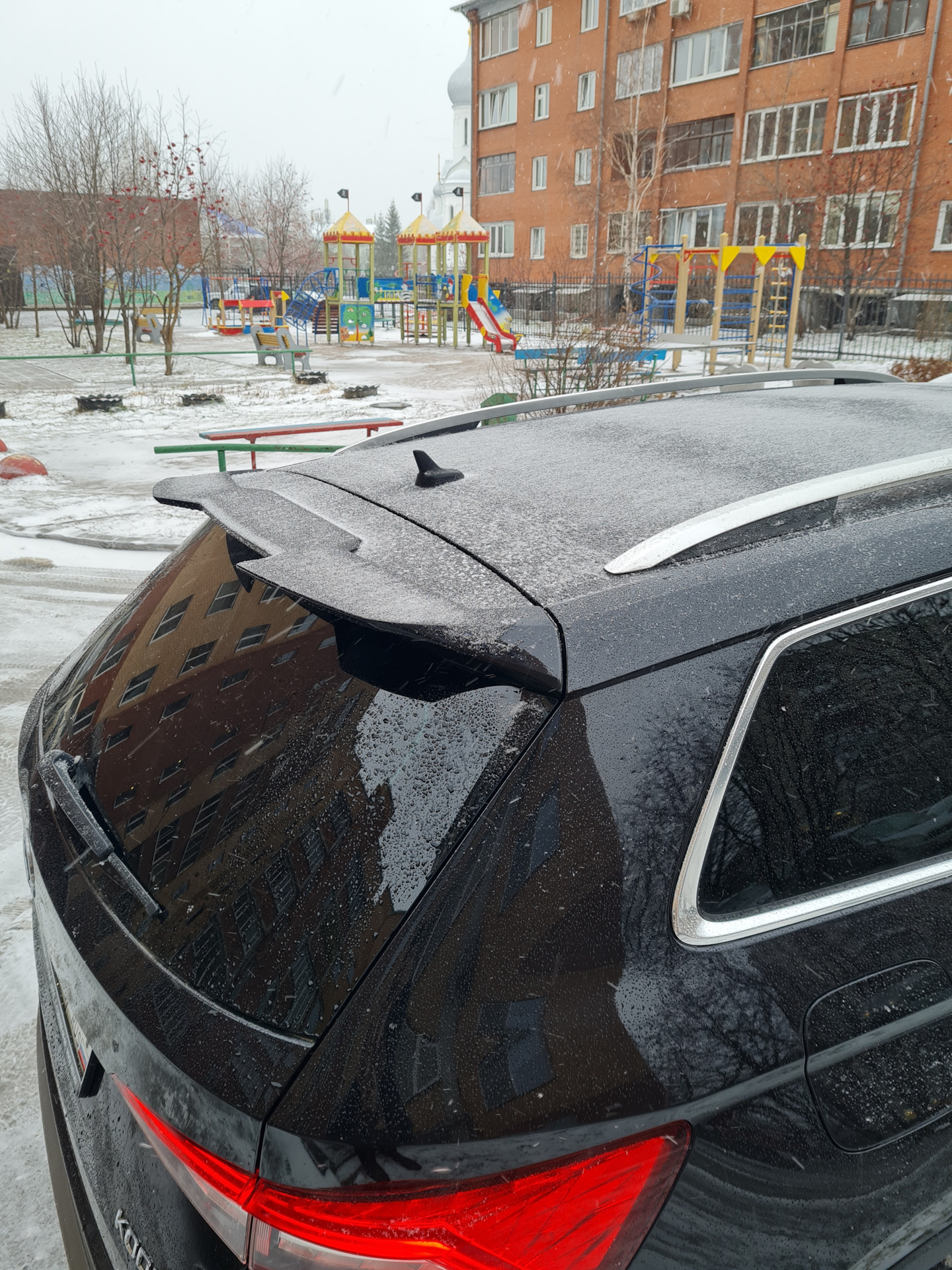 Дефлекторы спойлера заднего стекла Skoda Kodiaq (565071601) — Skoda ...