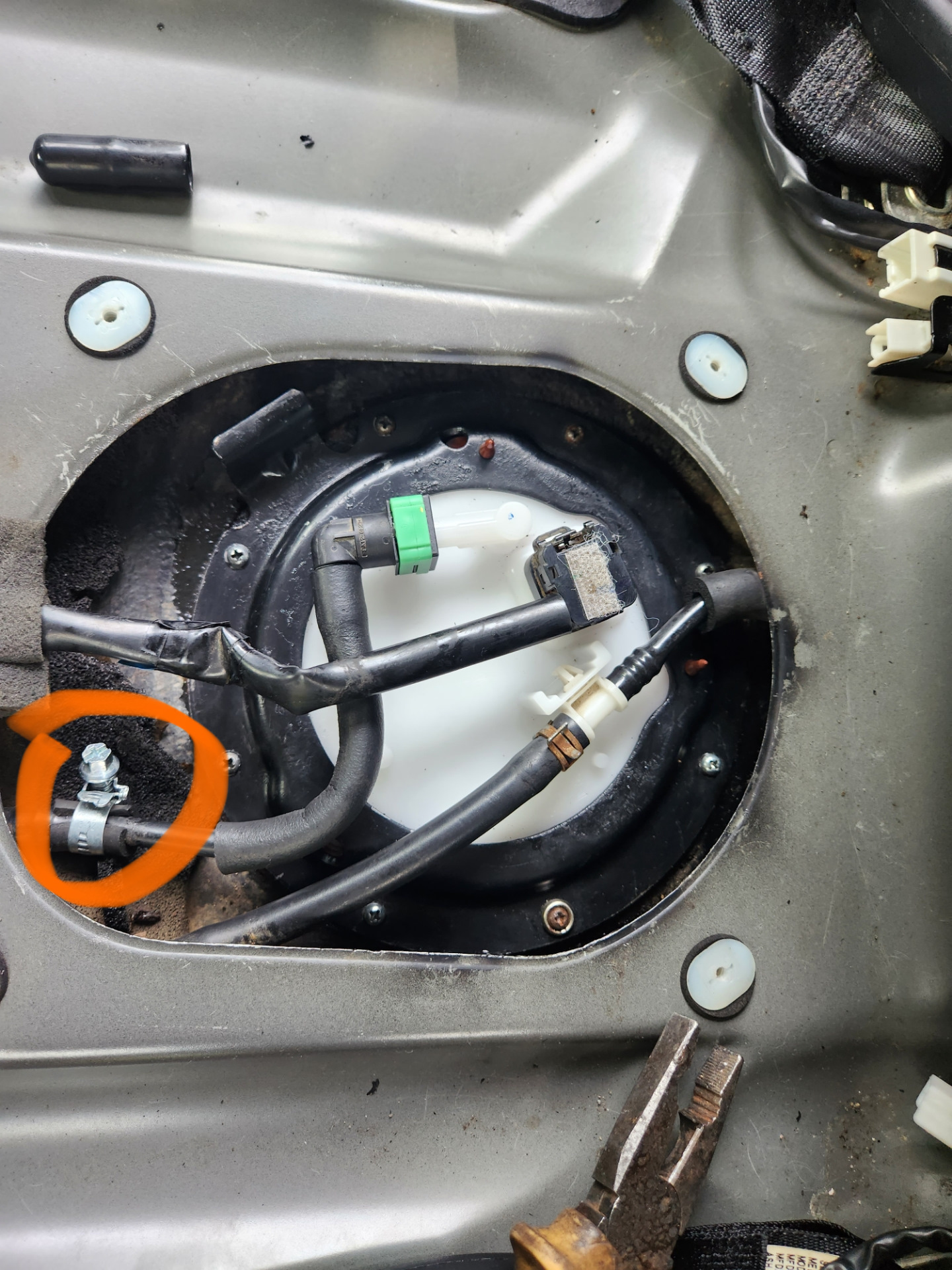 Замена топливного фильтра — Mazda 6 (2G) GH, 2 л, 2008 года | плановое ТО | DRIVE2