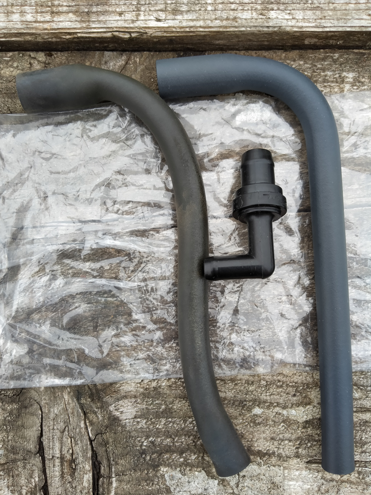 Трубка вентиляции картерных газов — Mitsubishi Pajero (4G), 3 л, 2014 ...