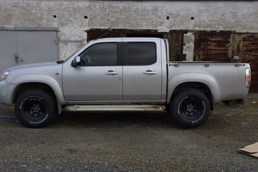 Резина 31 на лето — Mazda BT-50, 2,5 л, 2008 года | колёсные диски | DRIVE2