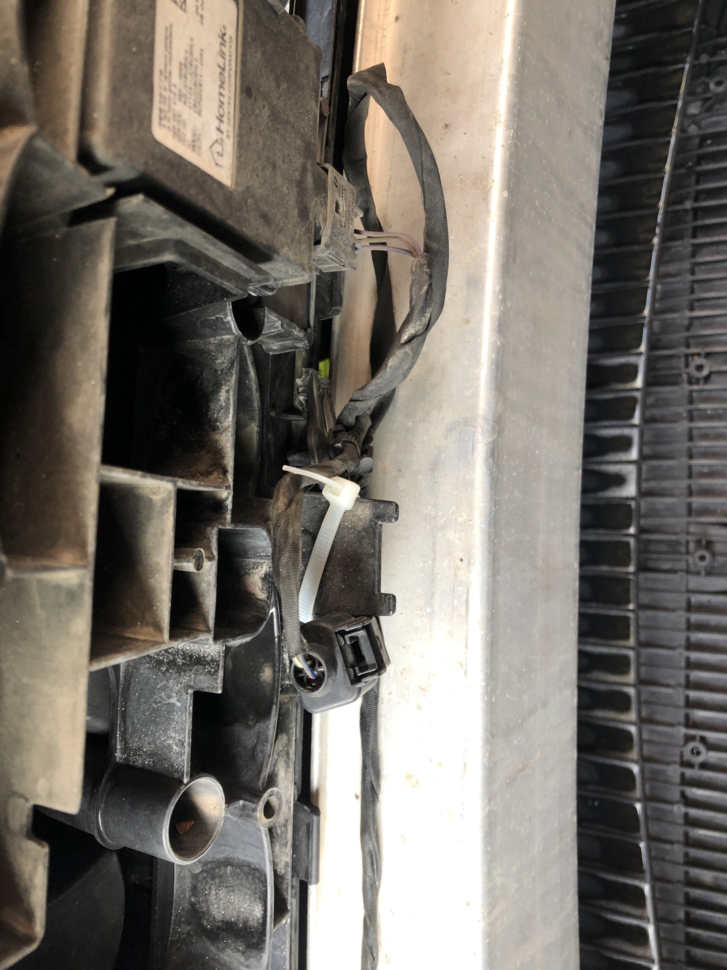 Нужна помощь / идентификация, что это за датчик или? — Audi A6 (C7), 3 ...