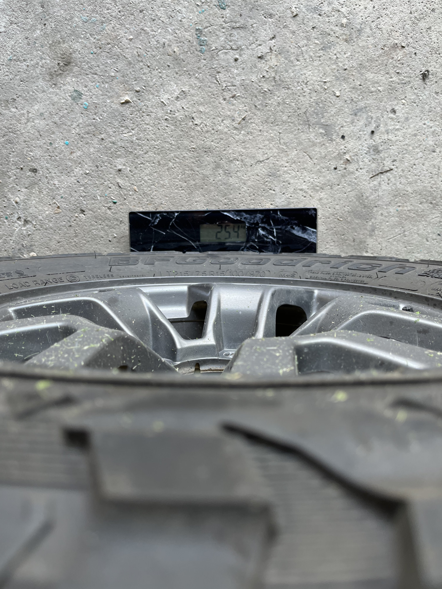 DIY-крепление запаски на багажной корзине. — Suzuki Jimny (4G), 1,5 л ...