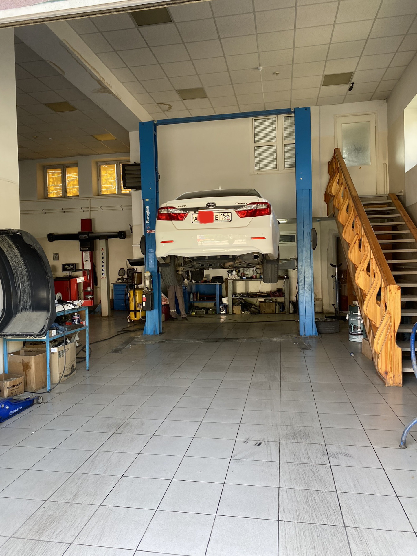 Замена ступичного подшипника переднего — Toyota Camry (XV50), 2,5 л ...