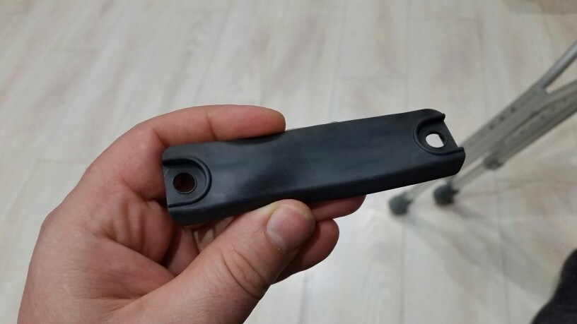 Подскажите номер резинки на кнопку открывания багажника — Toyota ...