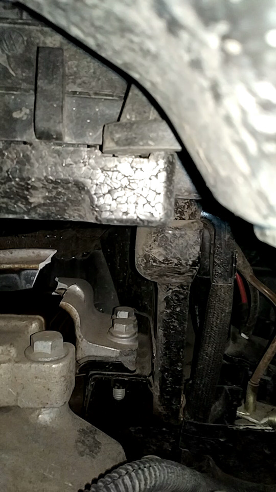 Влажная опора АКПП 8J0 199 555 D — Volkswagen Tiguan (1G), 2 л, 2011 ...