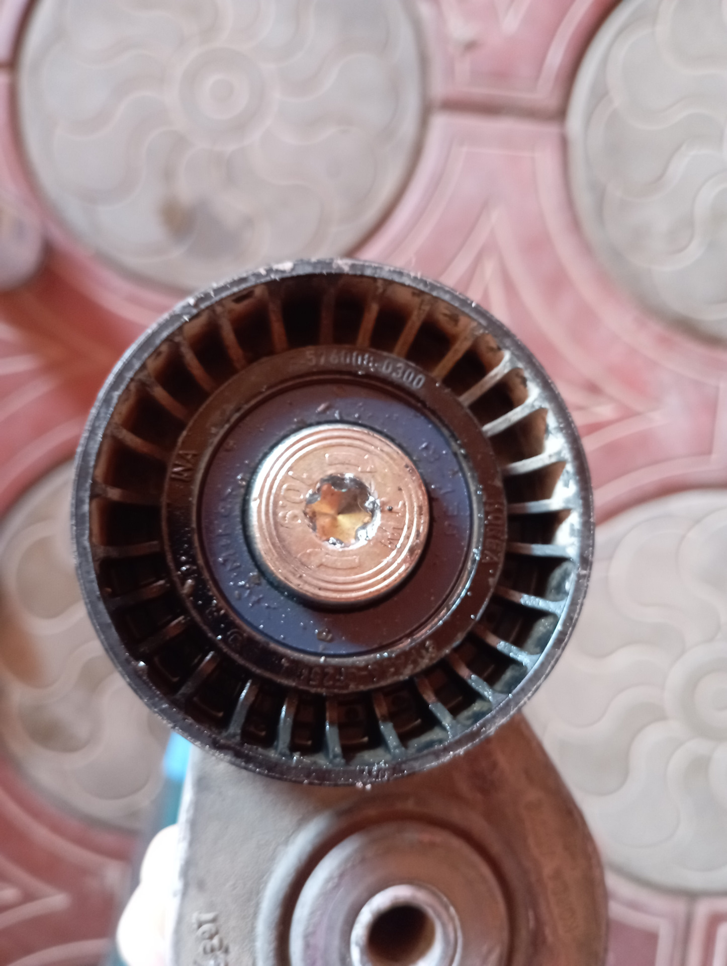 ⚒//№39//.Замена ролика натяжителя.Такого не ожидал ни кто — вопросов ...