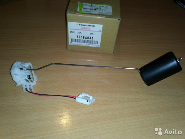 Ну ни как не хочет до полного😒😞😞 — Mitsubishi Lancer X, 0,5 л, 2009 ...