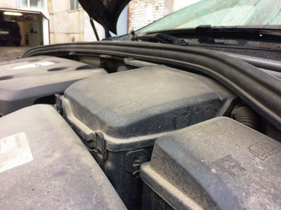 AGM аккумулятор 31419211 и крышка для него 31335286. — Volvo XC70 III ...