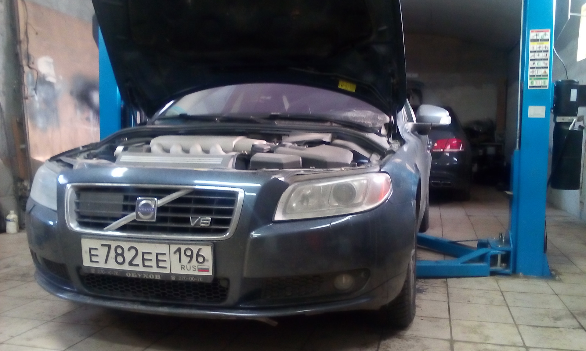 Натяжитель ремня навесного оборудования 31216199 — Volvo S80 (2G), 4,4 ...