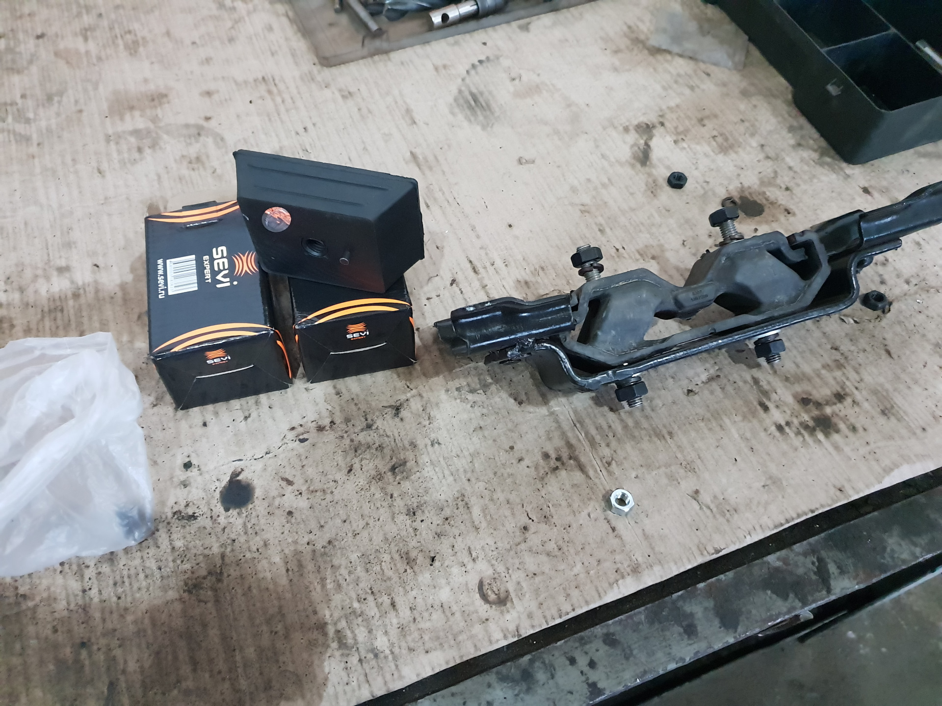 Вопрос о подушках двигателя — ГАЗ 31105, 2,4 л, 2005 года | запчасти ...