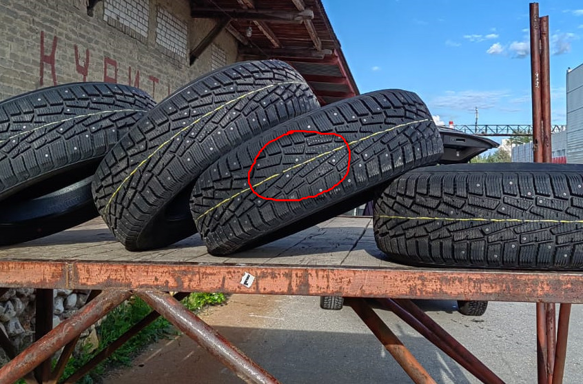 Купил жене резину на зиму (Шины ш 235/65Р17 Cordiant Snow Cross 108Т а ...