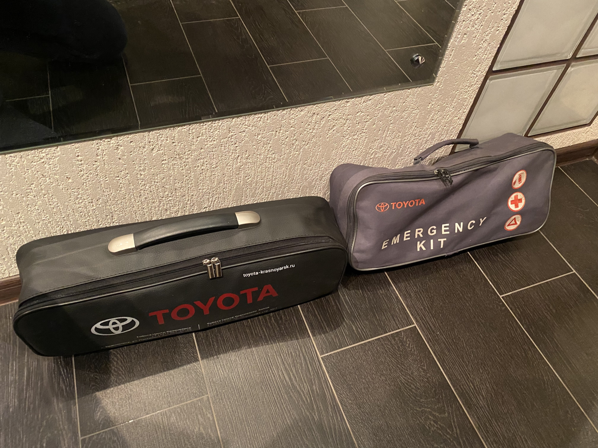 Toyota Emergency Kit RW0EN-00012 — Toyota Corolla (140/150), 1,4 л ...