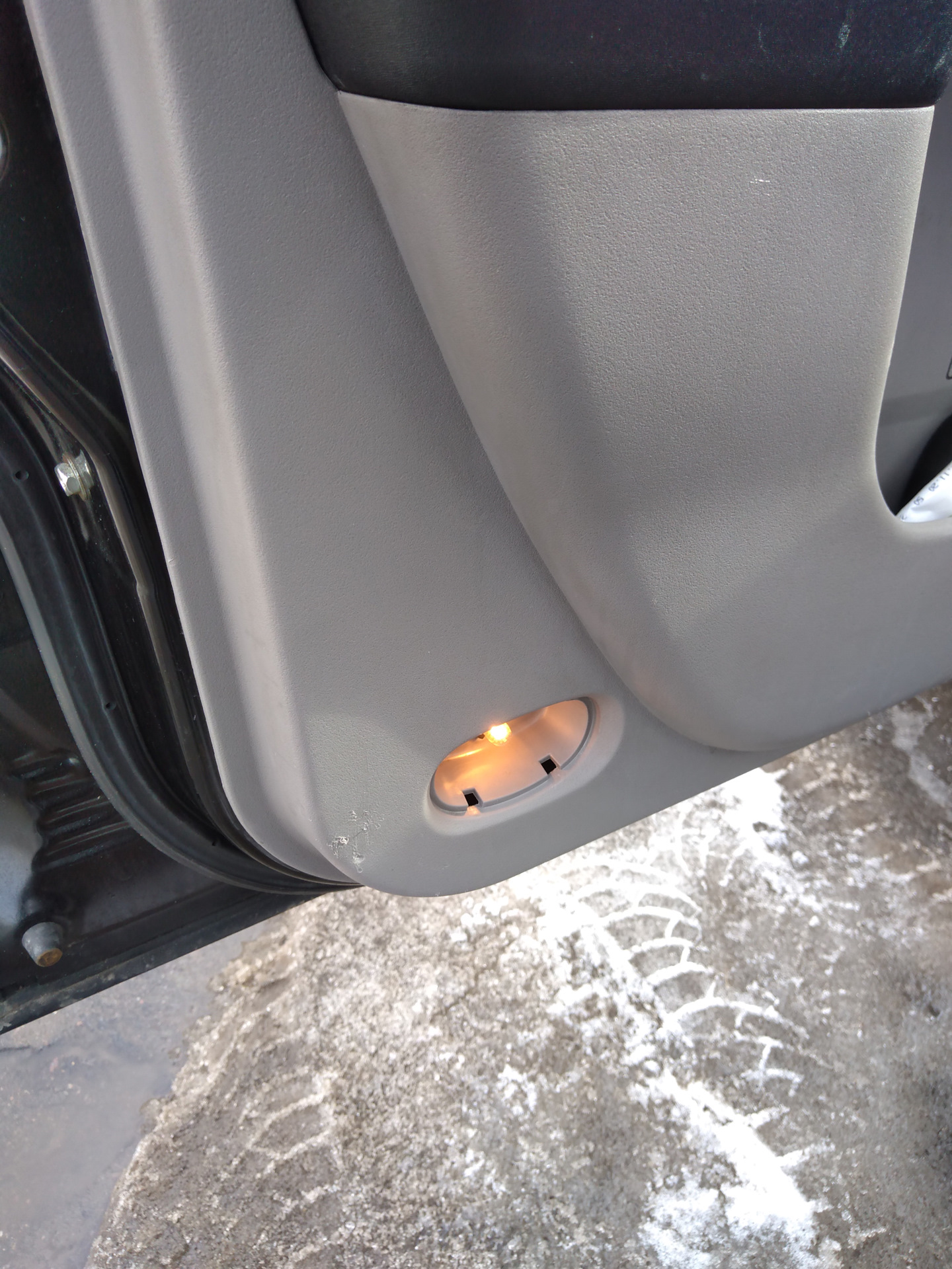 L200. Задний фонарь. — Mitsubishi L200 (4G), 2,5 л, 2011 года | своими ...