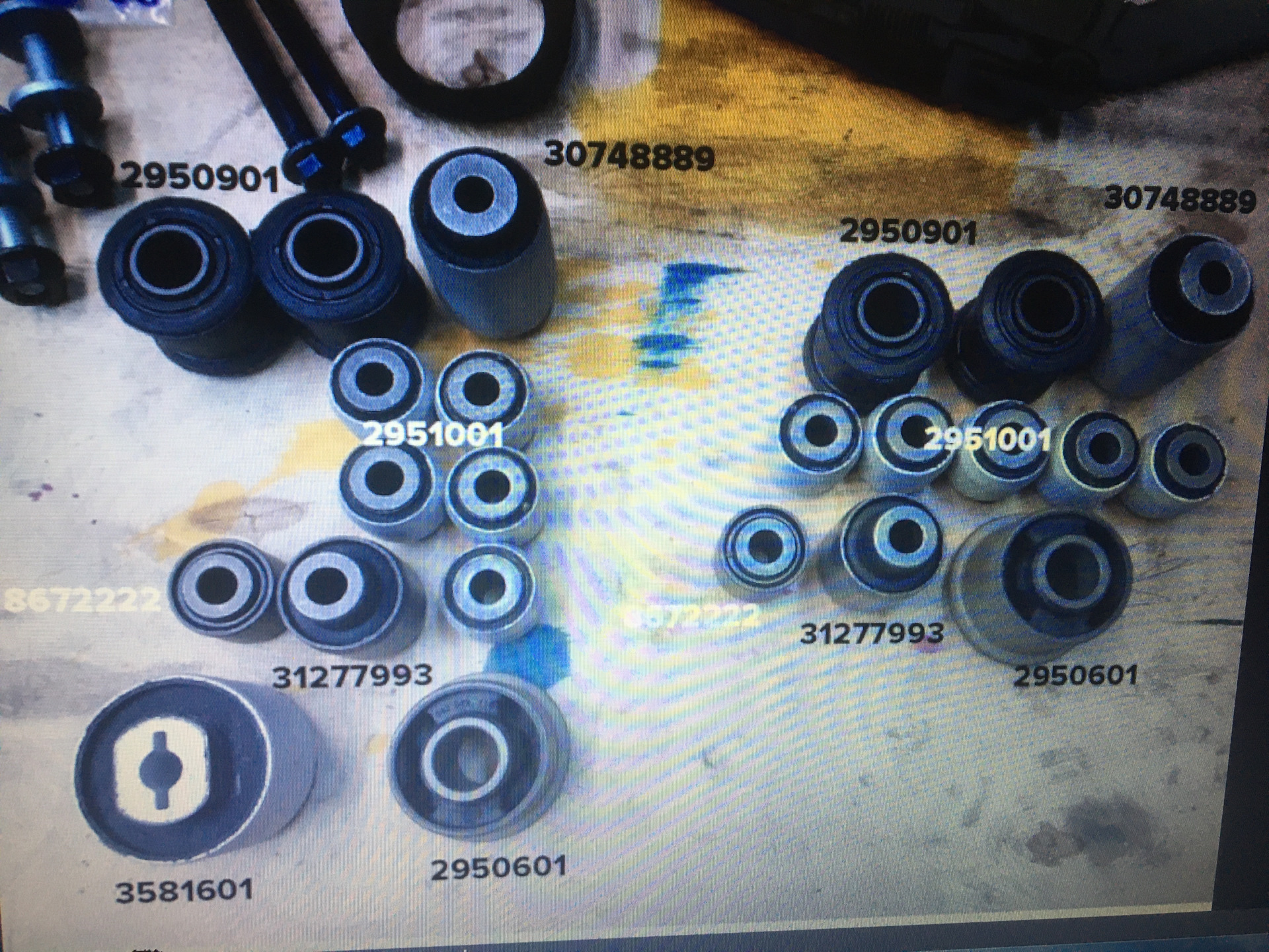 Сайлентблоки задней подвески — Volvo XC90 (1G), 2,5 л, 2004 года ...