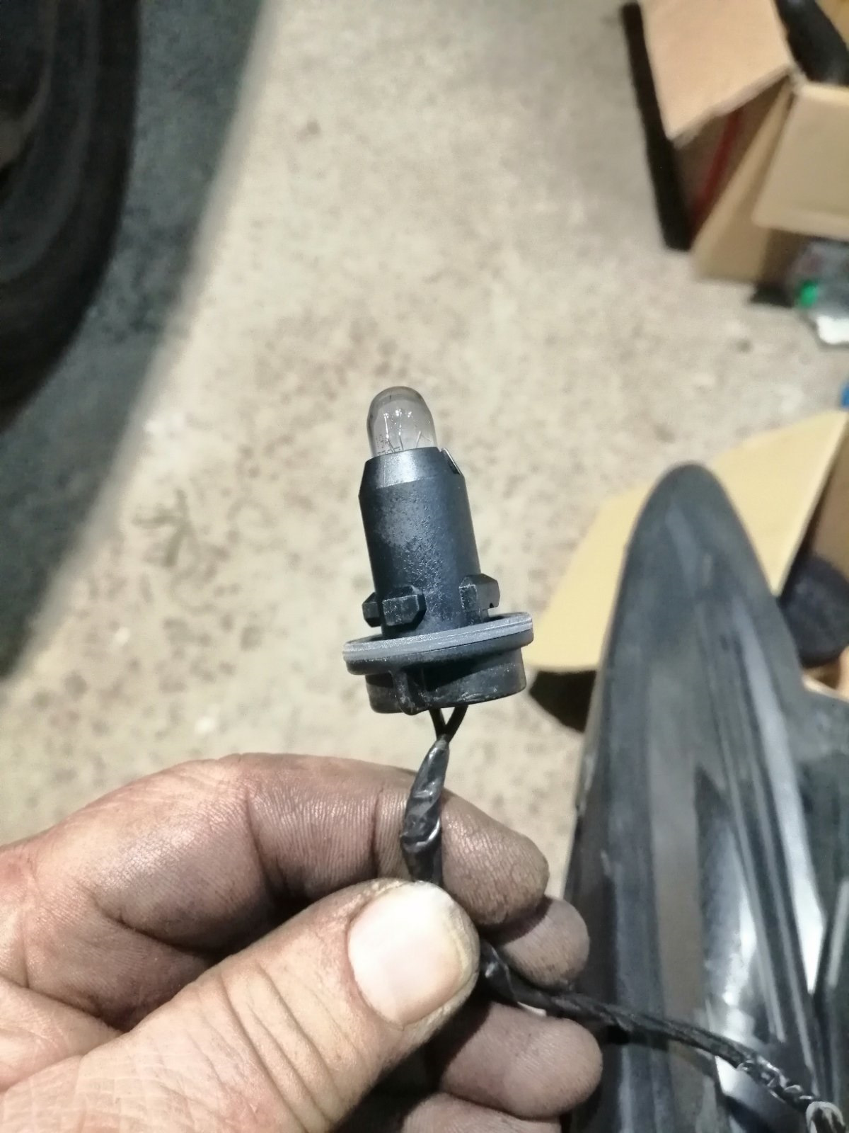 Задние повороты в желтый цвет. — Chevrolet Cruze (2G), 1,4 л, 2016 года ...