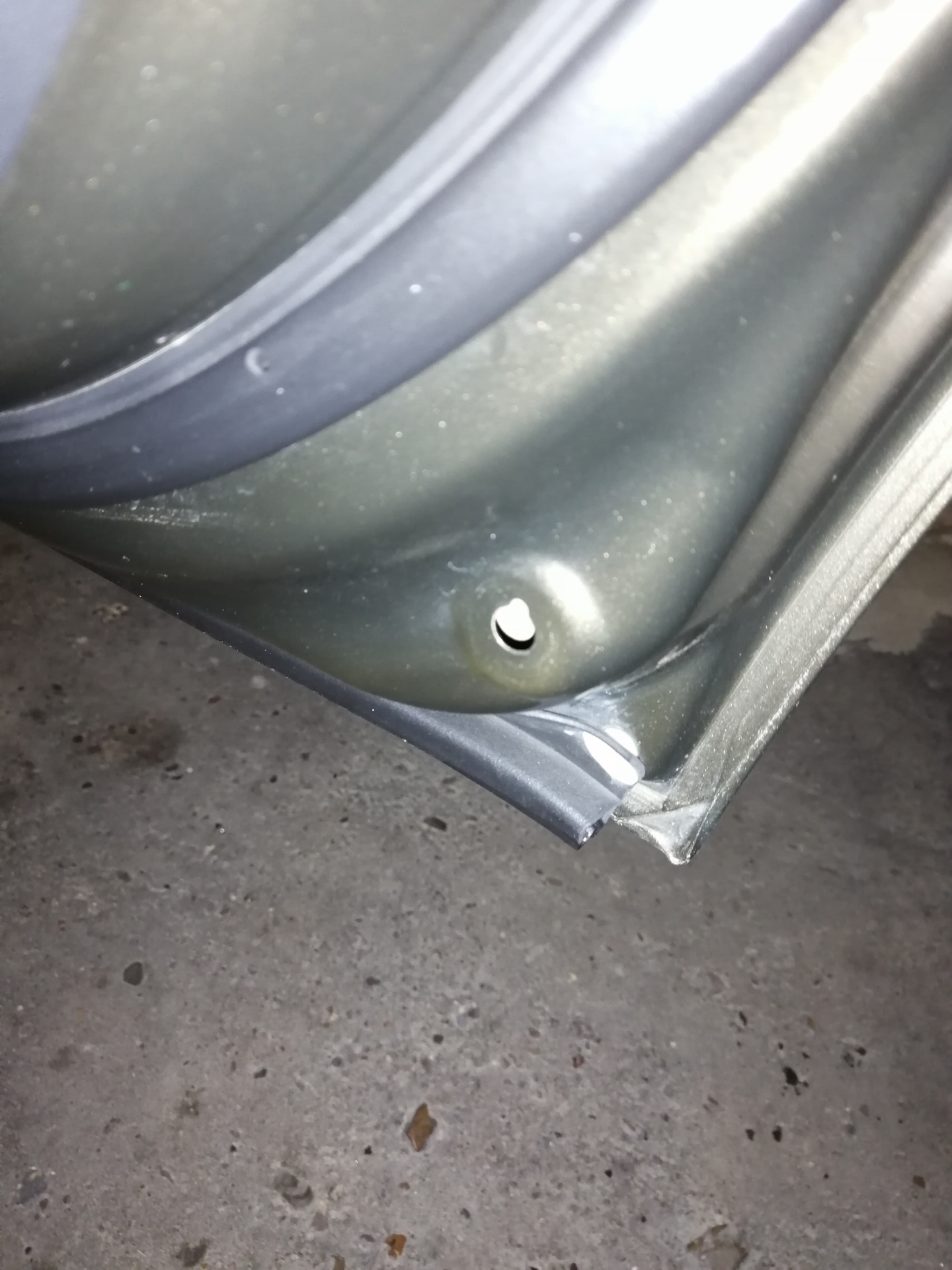 Демпфер двери нижний — Mitsubishi Outlander (3G), 2 л, 2015 года ...