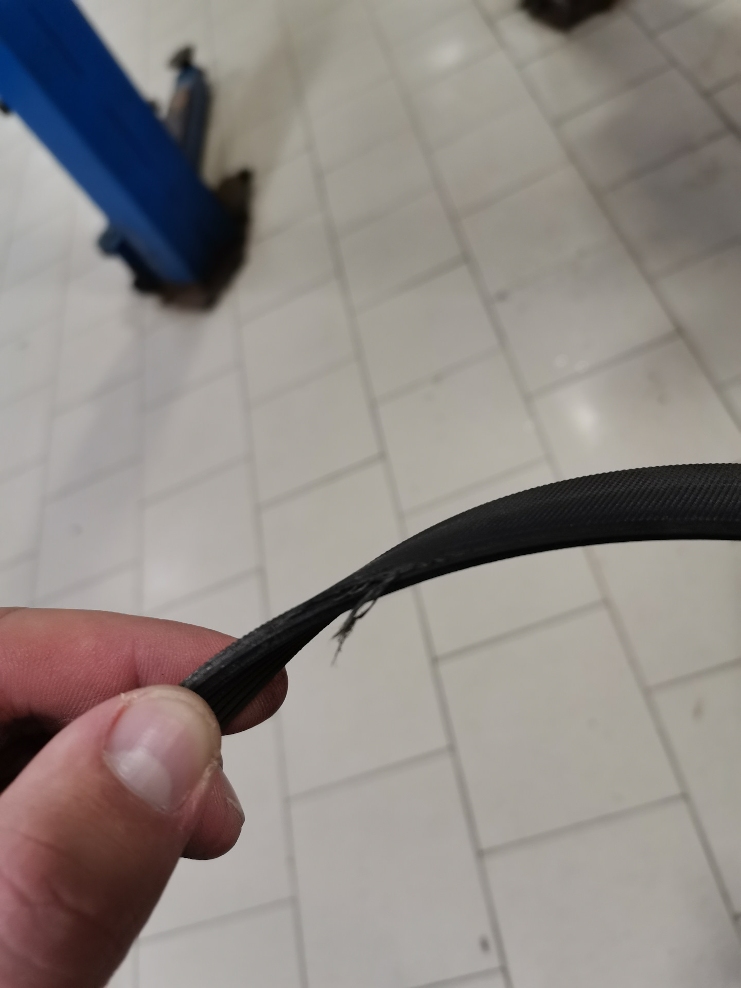 Замена натяжителя и приводного ремня Volvo S80 II. 🇸🇪 — Volvo S80 (2G ...