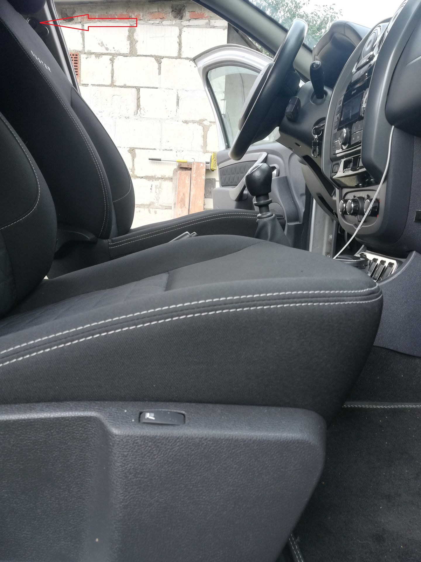 Водительское сиденье с лифтом — Renault Duster (1G), 2 л, 2017 года ...