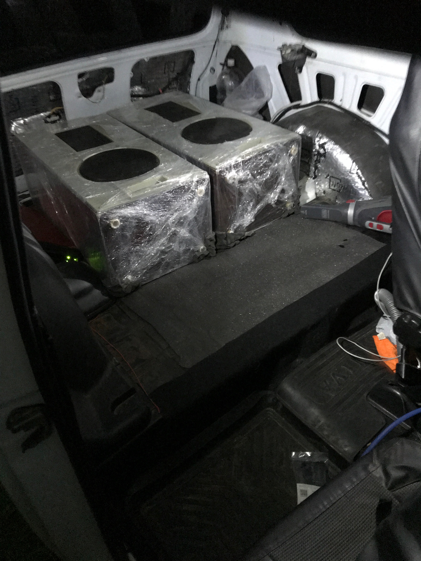 Вставка в багажник — Lada 4x4 3D, 1,7 л, 2011 года | аксессуары | DRIVE2