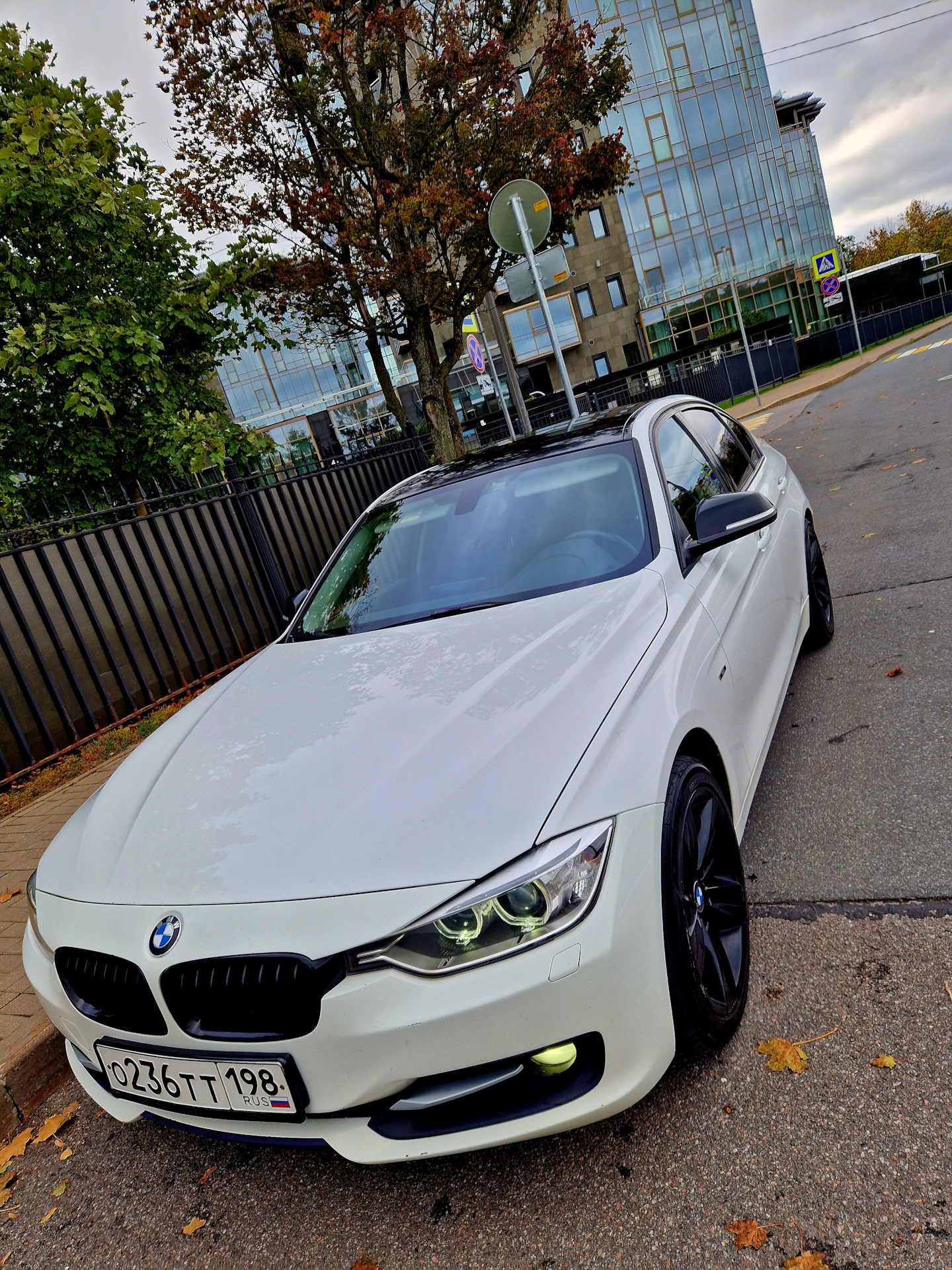 Темнота друг молодежи, в темноте не видно рожи! — BMW 3 series (F30), 1 ...