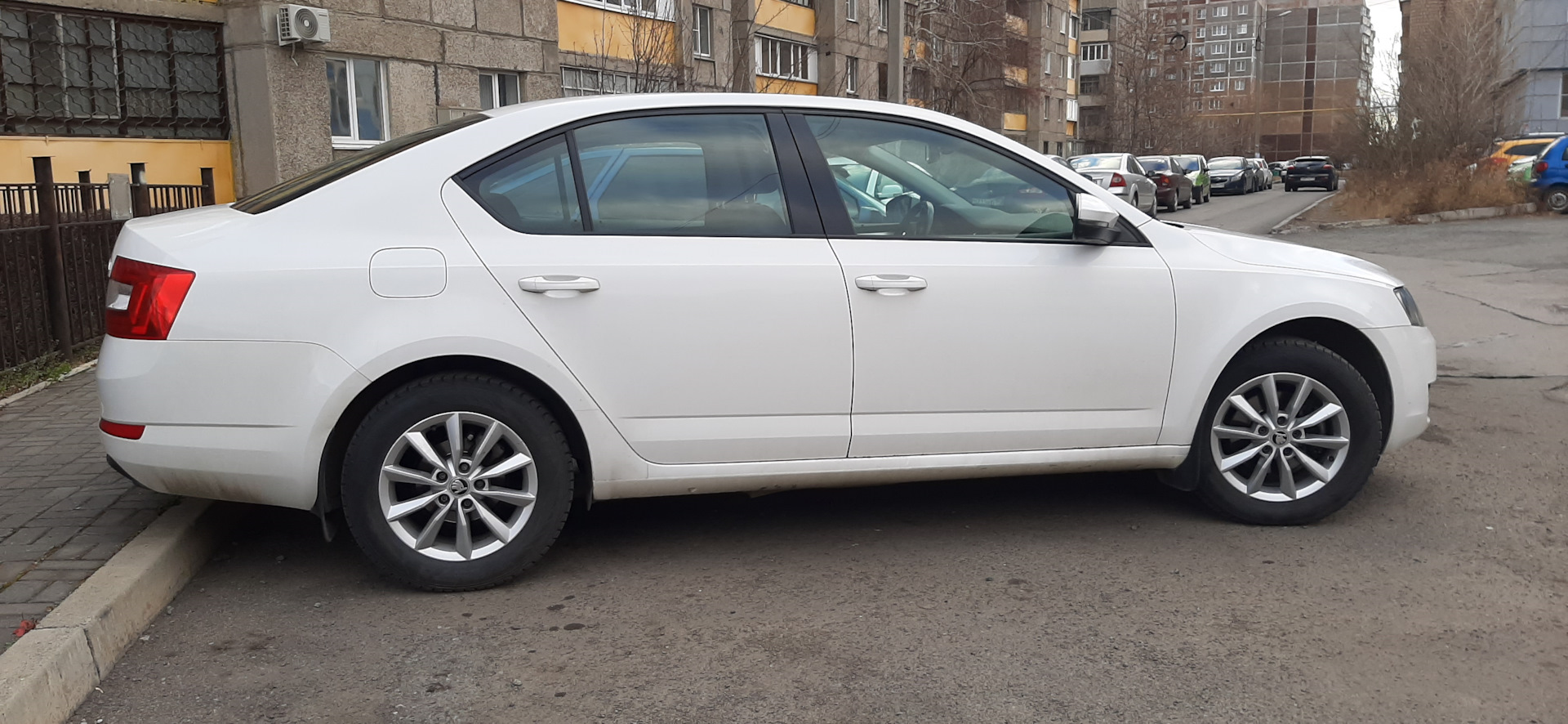 Nokian rs2 215/55/17 — Skoda Octavia A7 Mk3, 1,8 л, 2019 года | шины ...