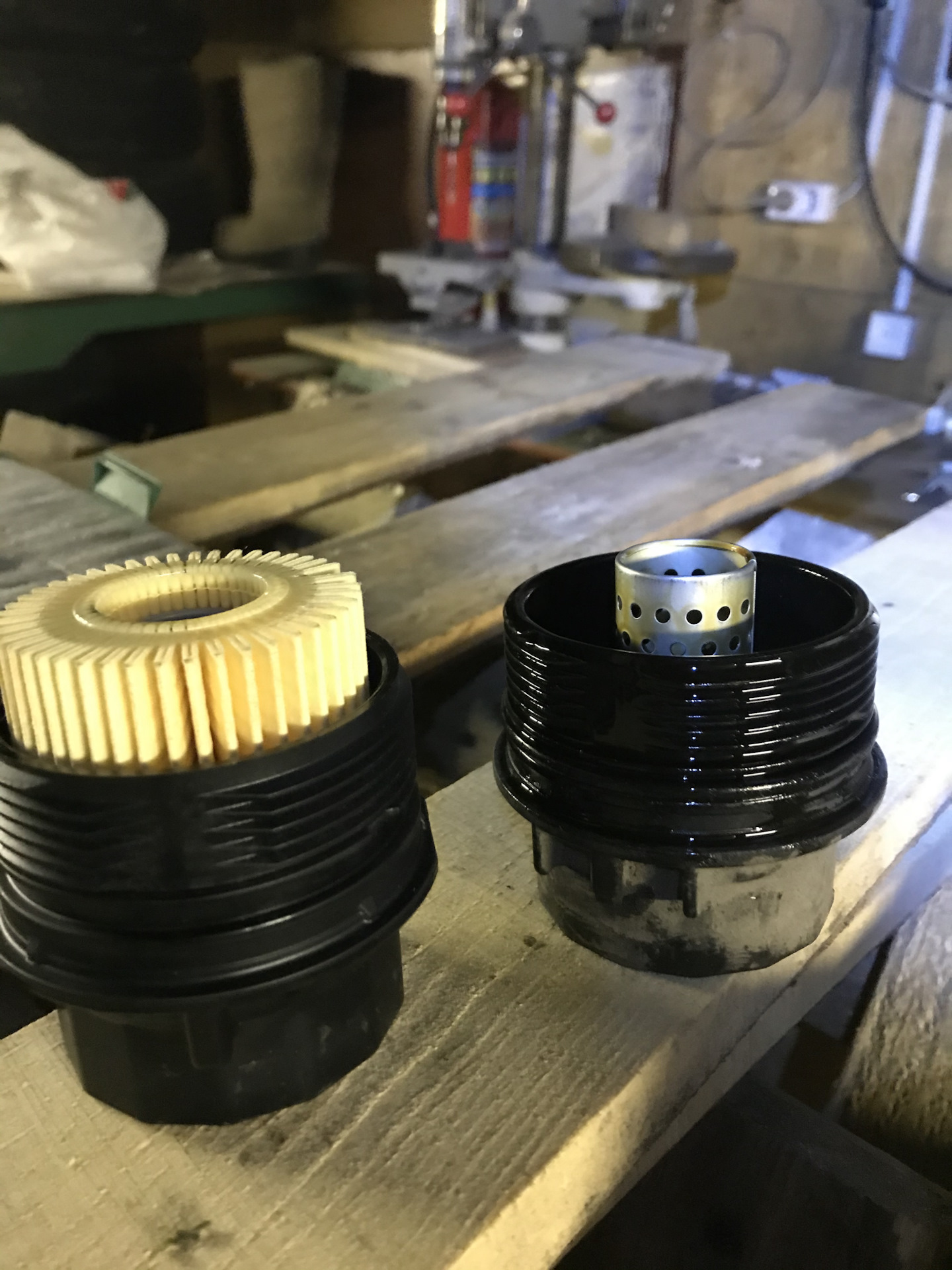 Крышка корпуса масляного фильтра — Toyota Avensis III, 1,8 л, 2012 года ...