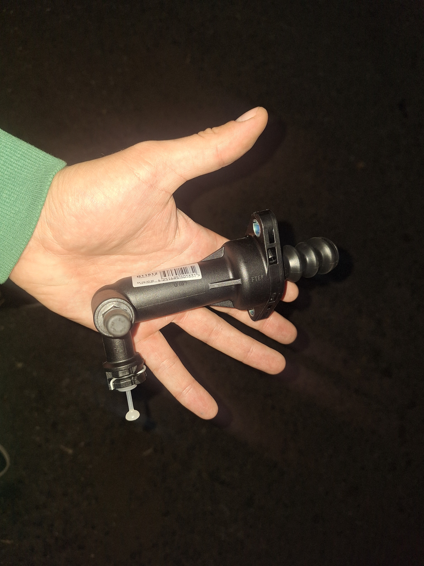 Замена цилиндра сцепления — Volkswagen Passat B6, 1,9 л, 2007 года ...