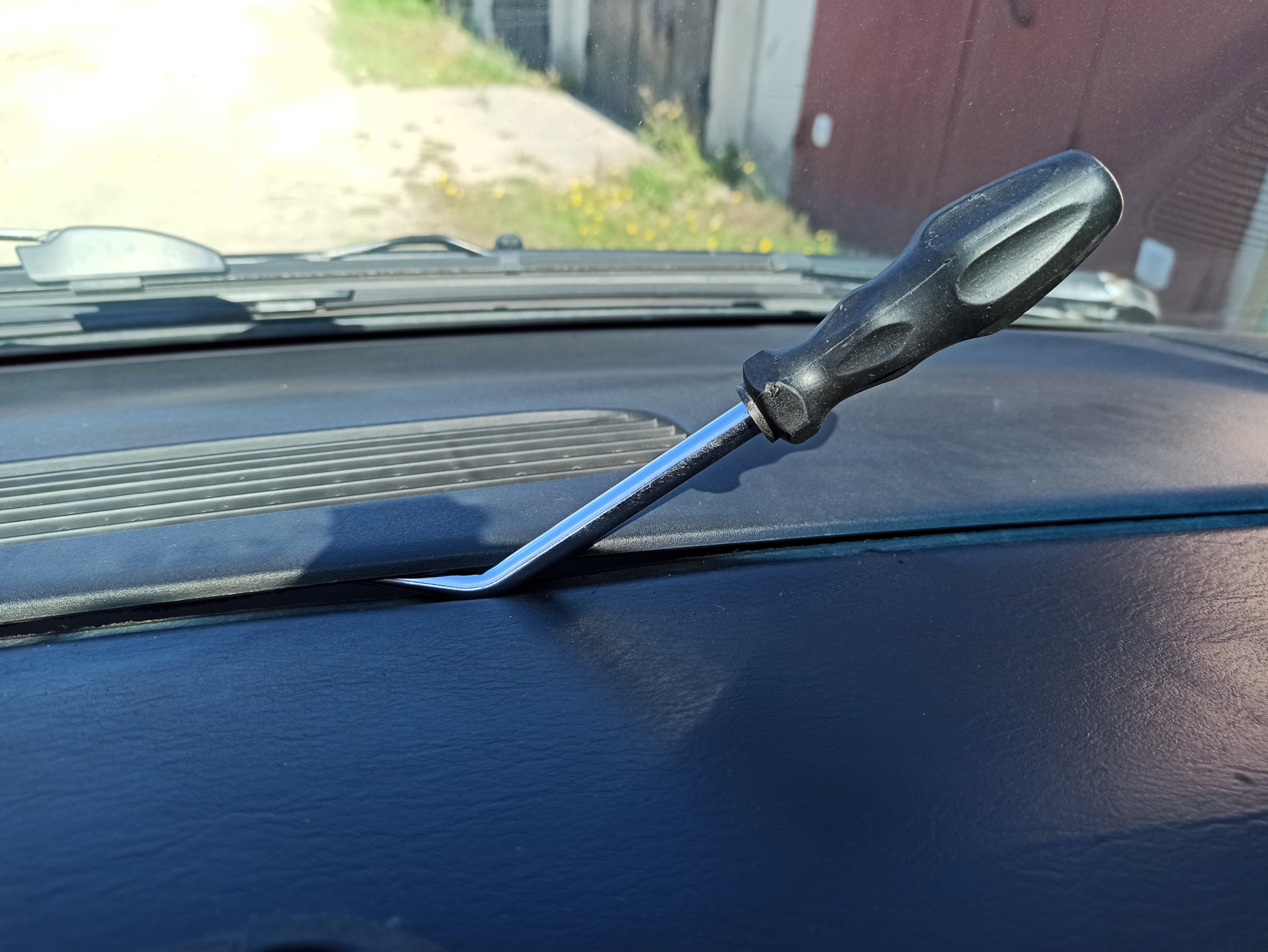 ковырялка (однофотопсто) — Dodge Caravan IV, 3,3 л, 2004 года ...